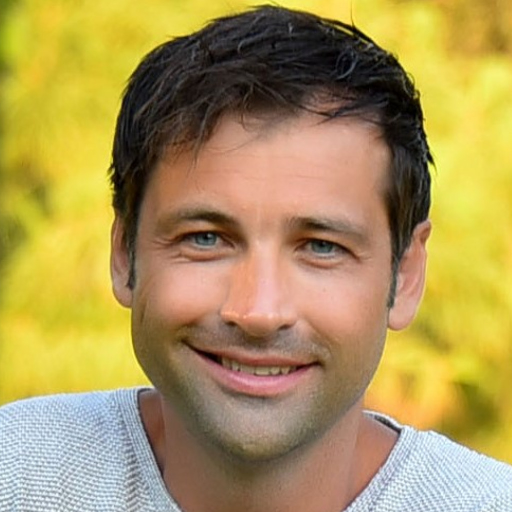 Willi Huebner in der Personensuche von Das Telefonbuch