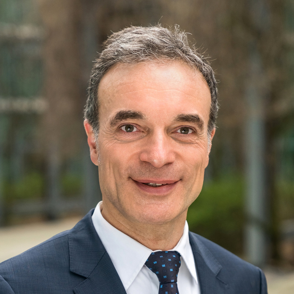 Prof. Dr. Christian Armbrüster - Universitätsprofessor - Freie ...