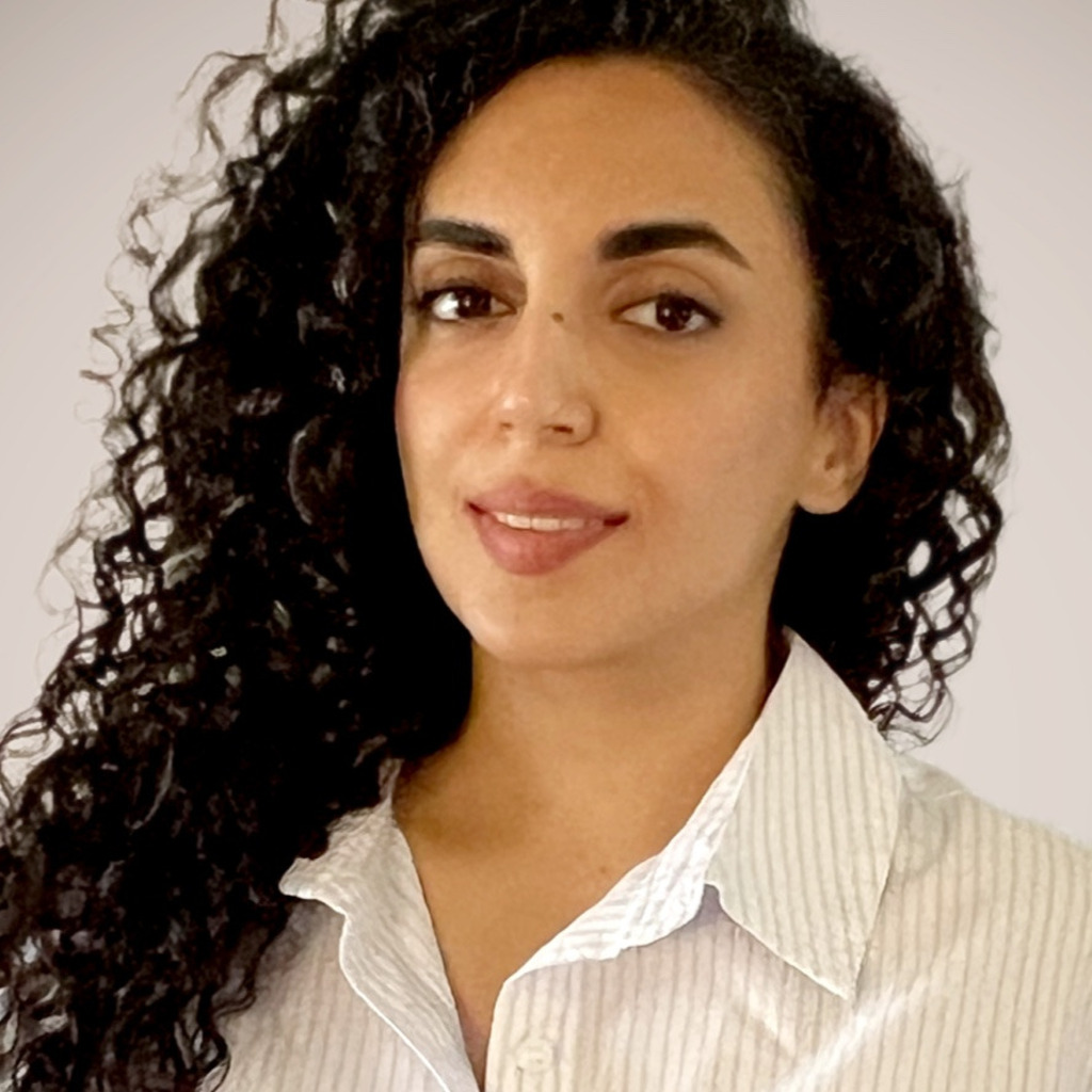 Simin Khajavi - Administrative Assistant - GEODIS CL GmbH | XING