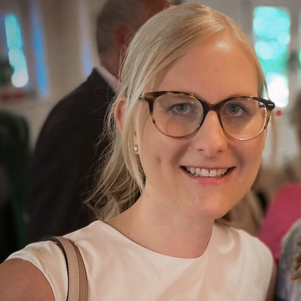 Corinne Busch - Consultant - TriFinance | XING