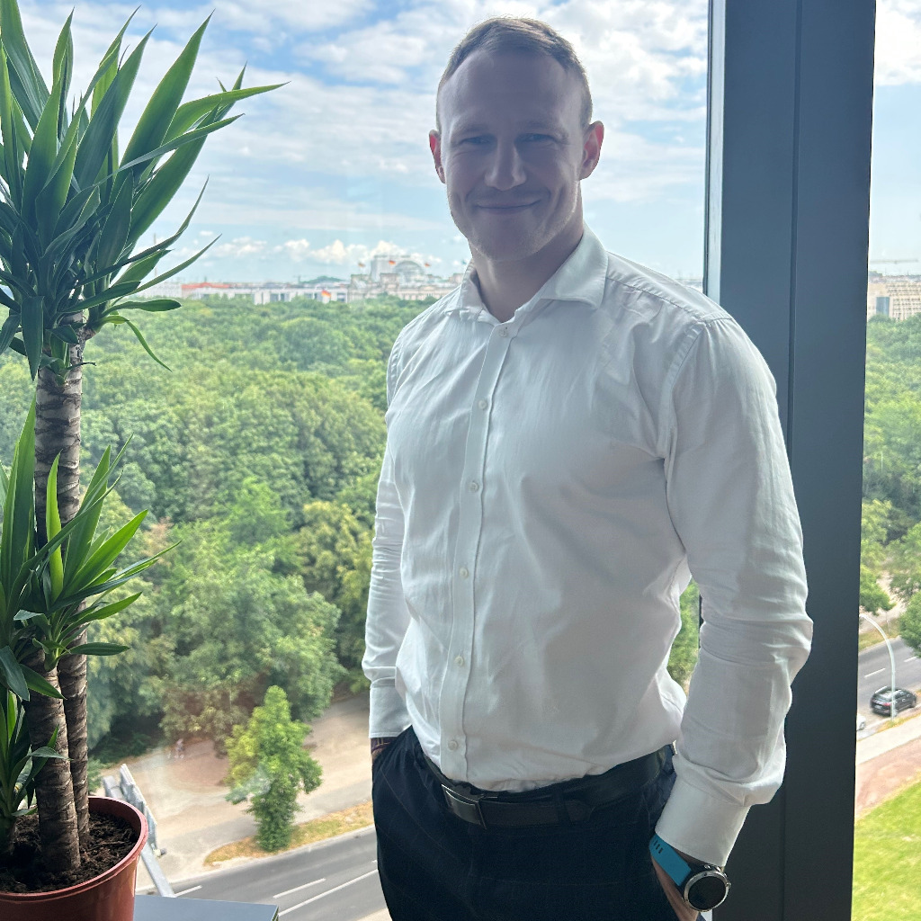 Mariusz Domanski - IT Recruitment Consultant - Frank Recruitment Group ...