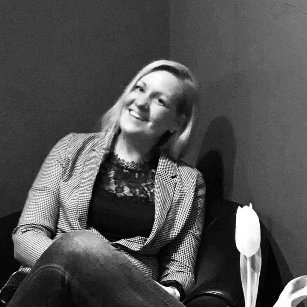 Stephanie Drews - Mitarbeiterin Finanzbuchhaltung - Langewiesche ...