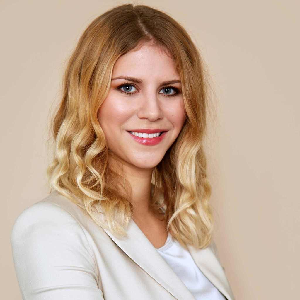 Lisa Bleser's Instagram, Twitter & Facebook on IDCrawl