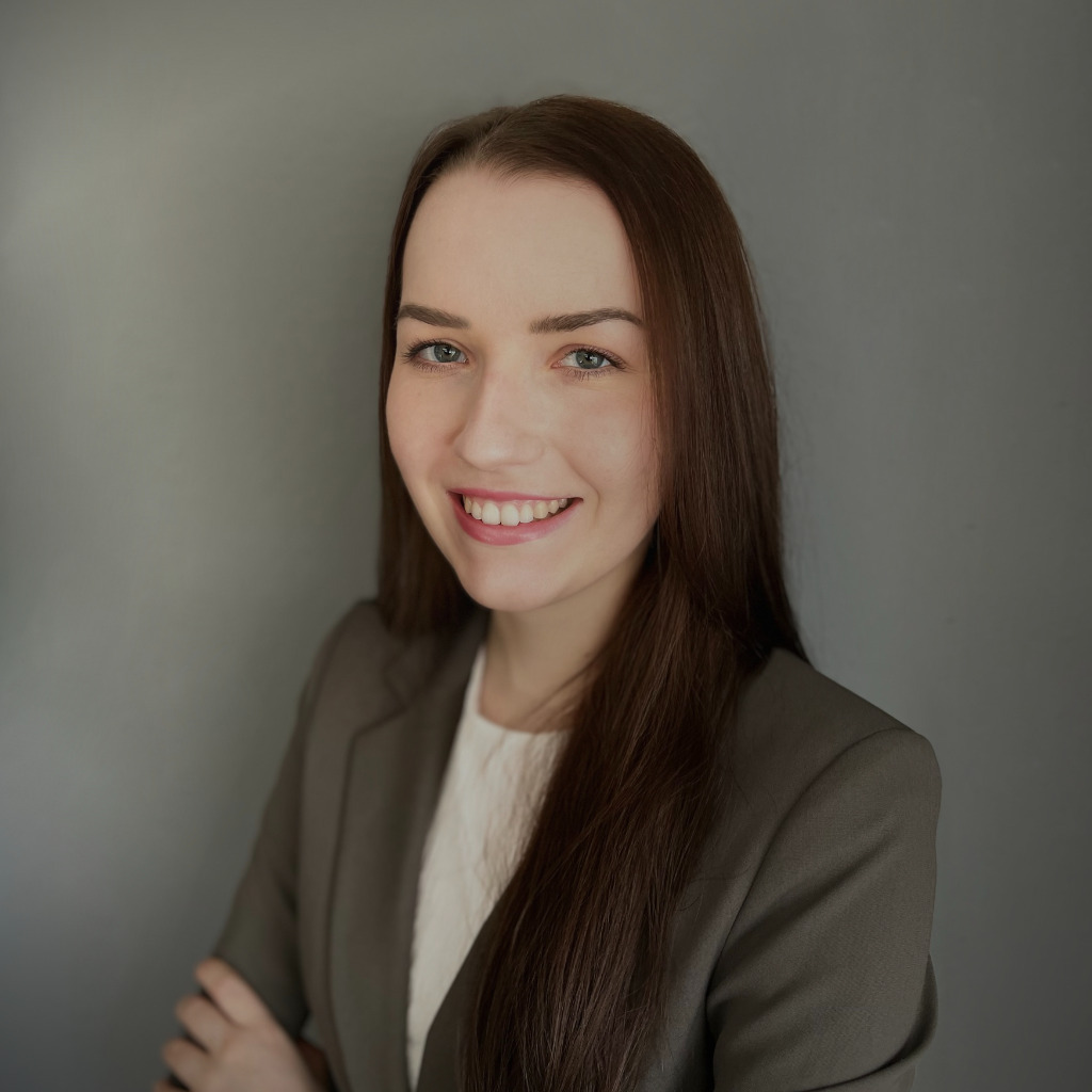 Janina Völling - Financial Analyst - CARISSA GmbH - ein Unternehmen der ...