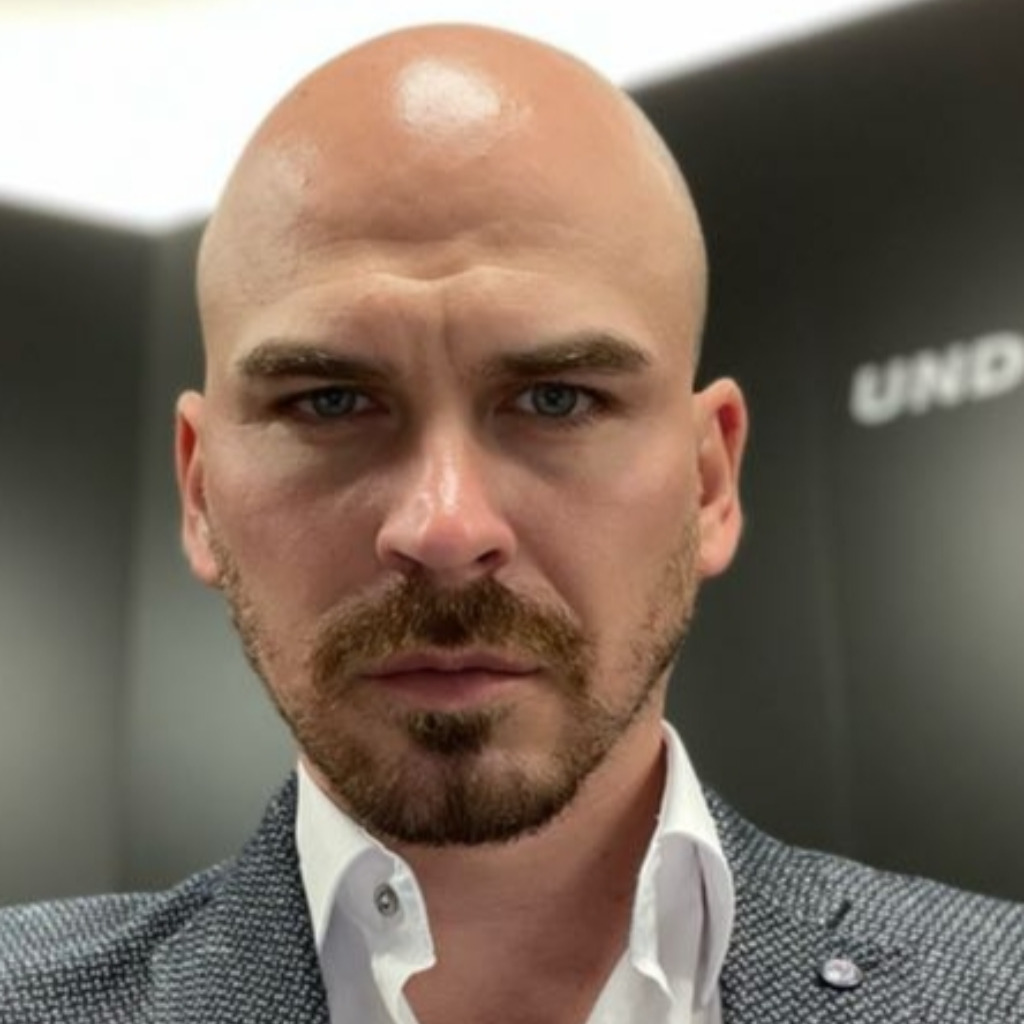 Robert Haas - Vertriebsleiter Direktvertrieb & Promotion - einsAmobile GmbH | XING