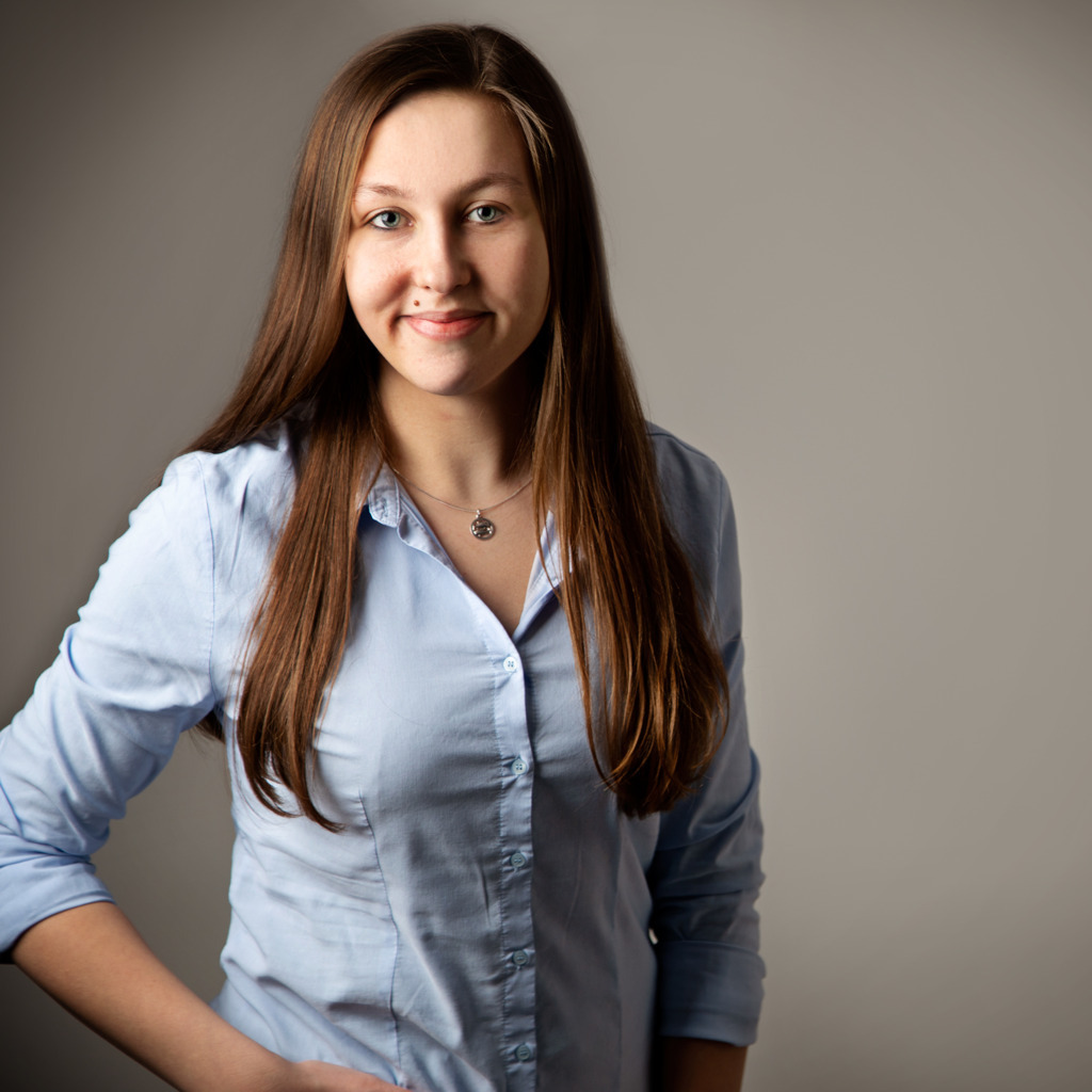 Alena Wagner - Kundenberaterin mit Schwerpunkt Gewerbe und Freiberufler ...