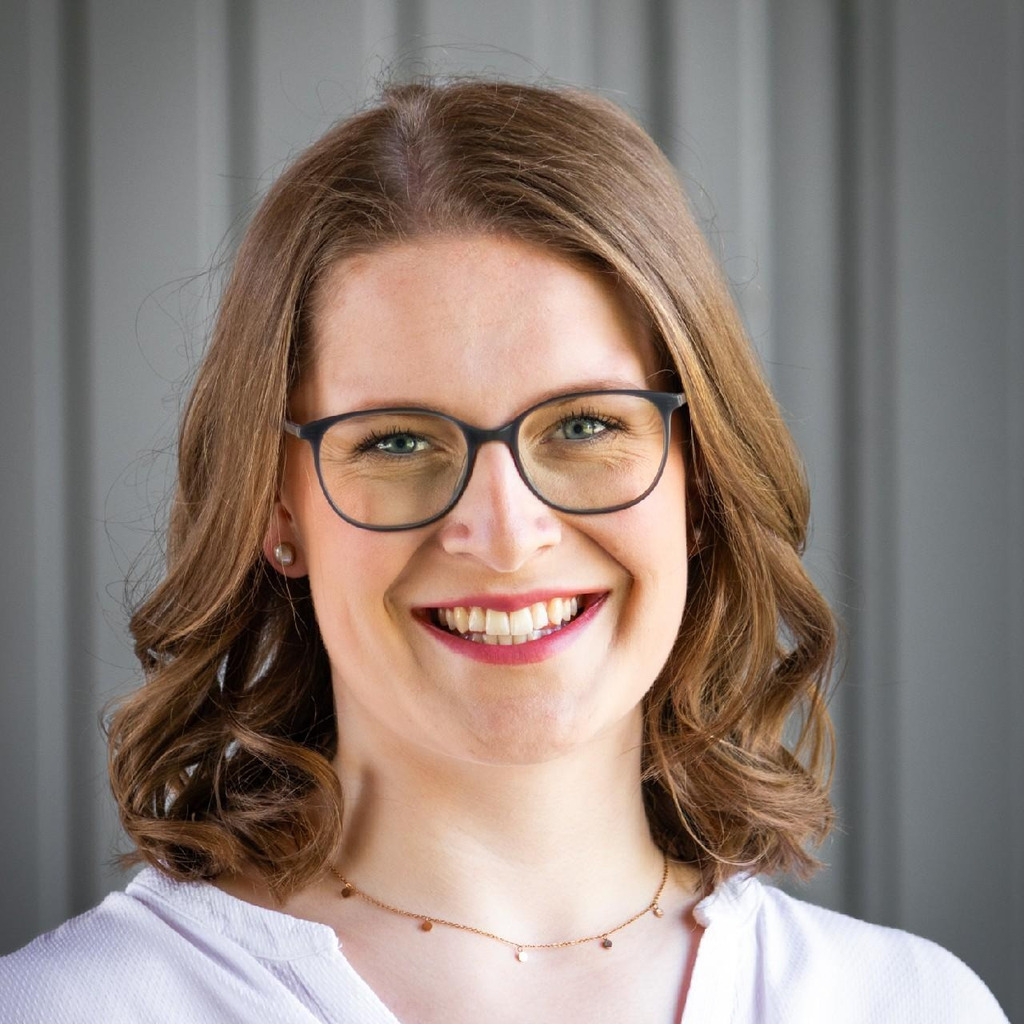 Emma Schmitz - Grafikdesigner - KAMPMEYER Immobilien GmbH | XING