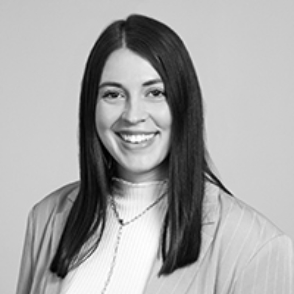 Laura Peters - Sales Representative Only Carmakoma - BESTSELLER ...