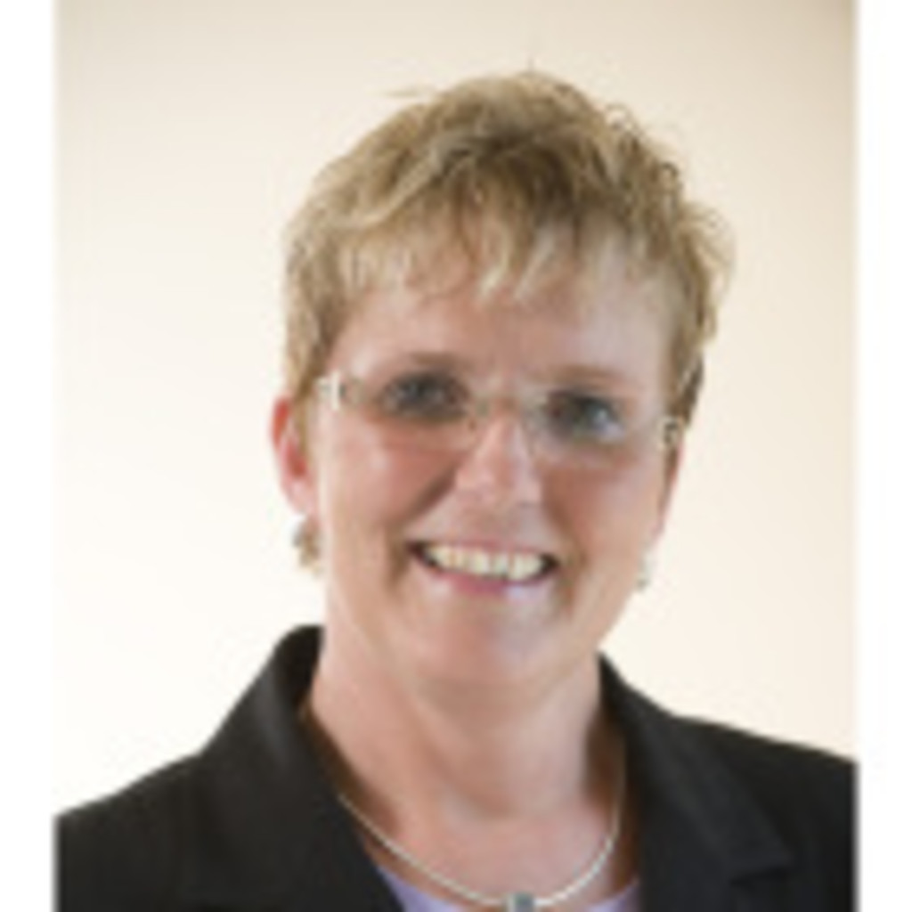 Ellen Bischoff - Projektassistentin - Akademie für Führungskräfte der ...