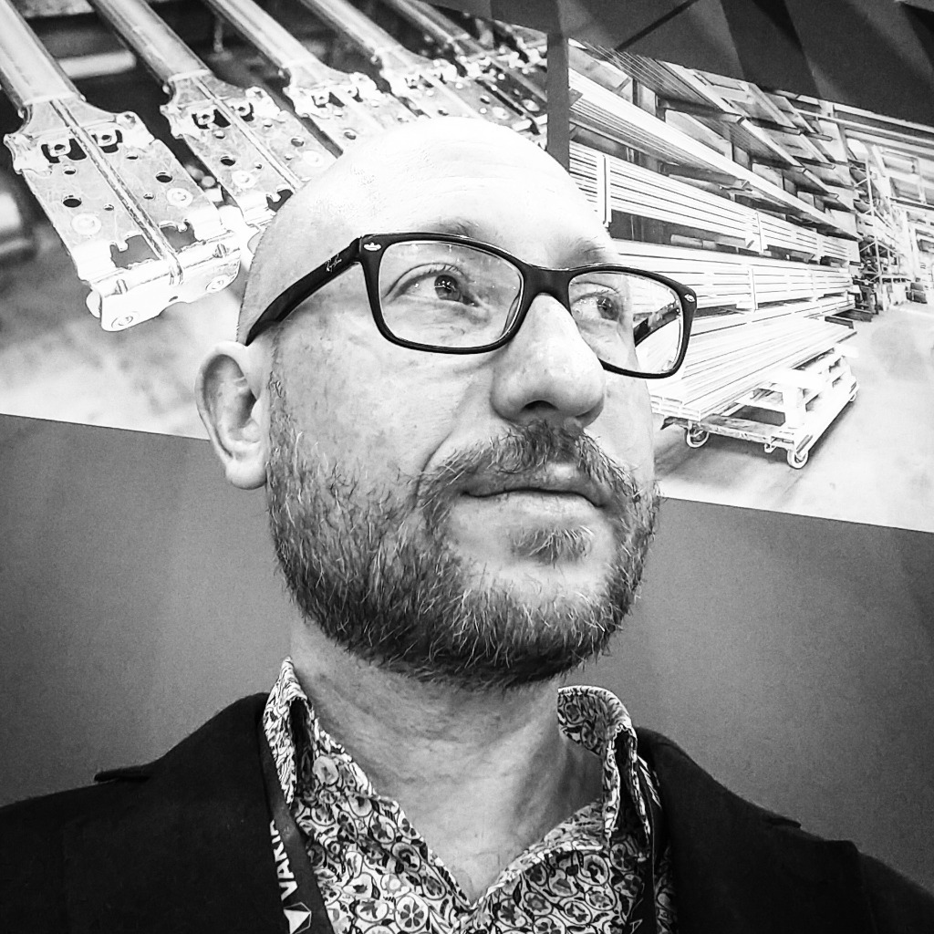 Daniel Buck - Senior Sales Support & Exportkontrolle - TSE Trailer ...