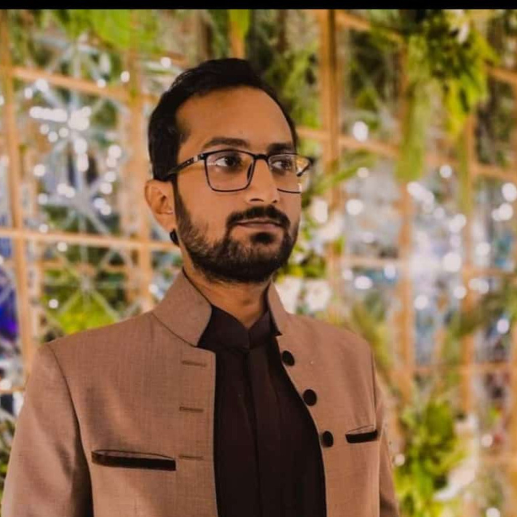 Amir Shafiq - Clothes Saleswoman - NYA Clothing Brand | XING