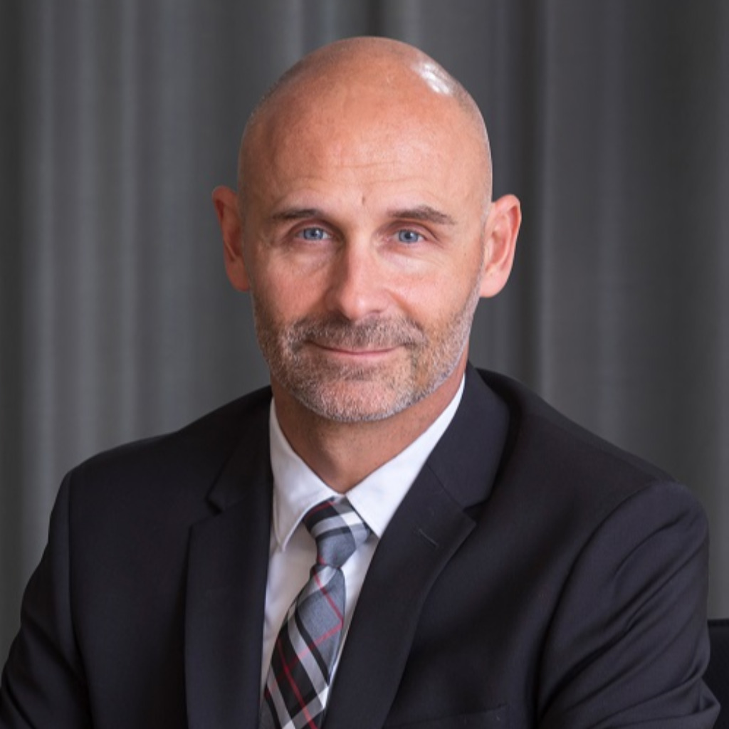 Daniel von Burg - Leiter Services / Mitglied der Bankleitung ...