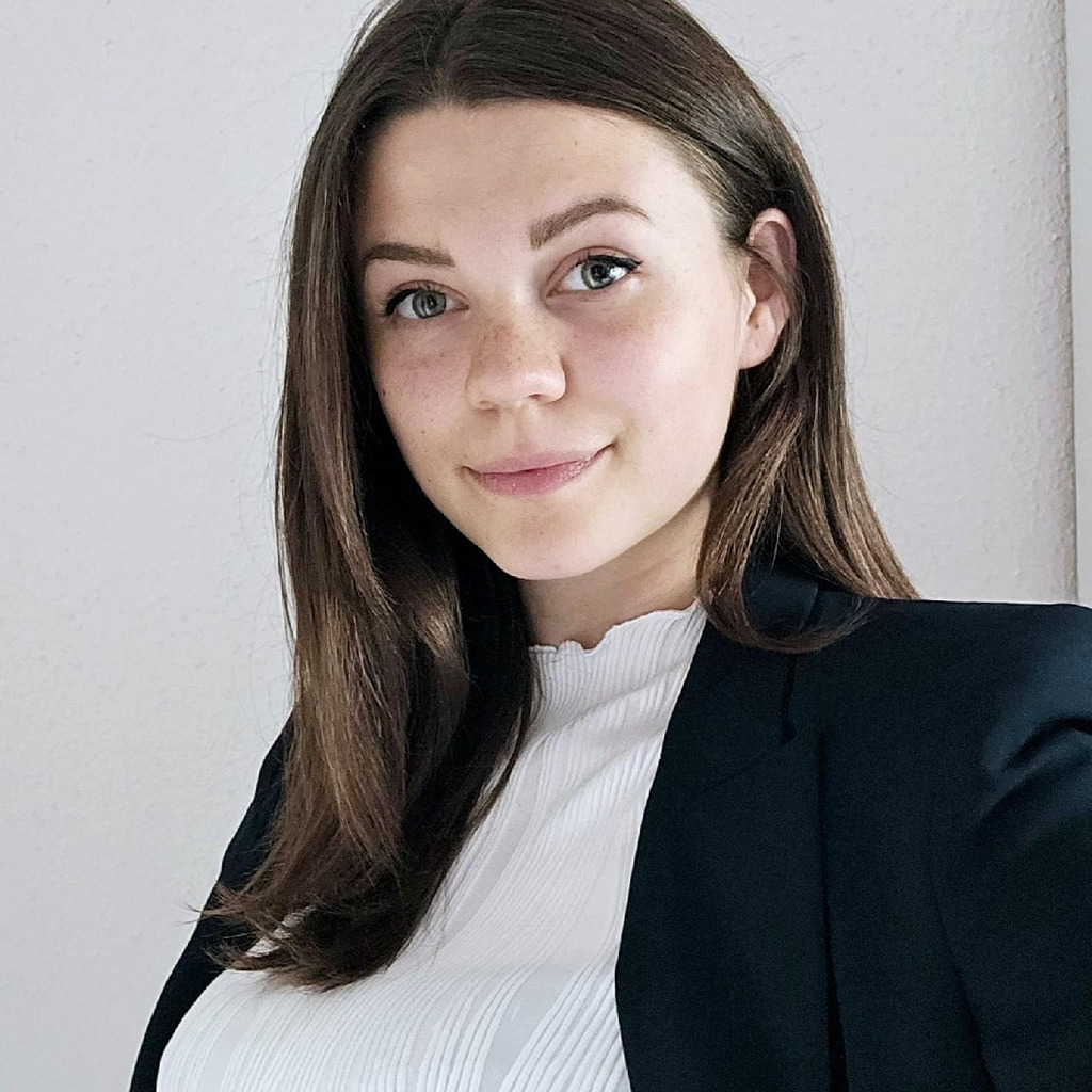 Emma Eckold - Privatkundenberater - Commerzbank AG | XING