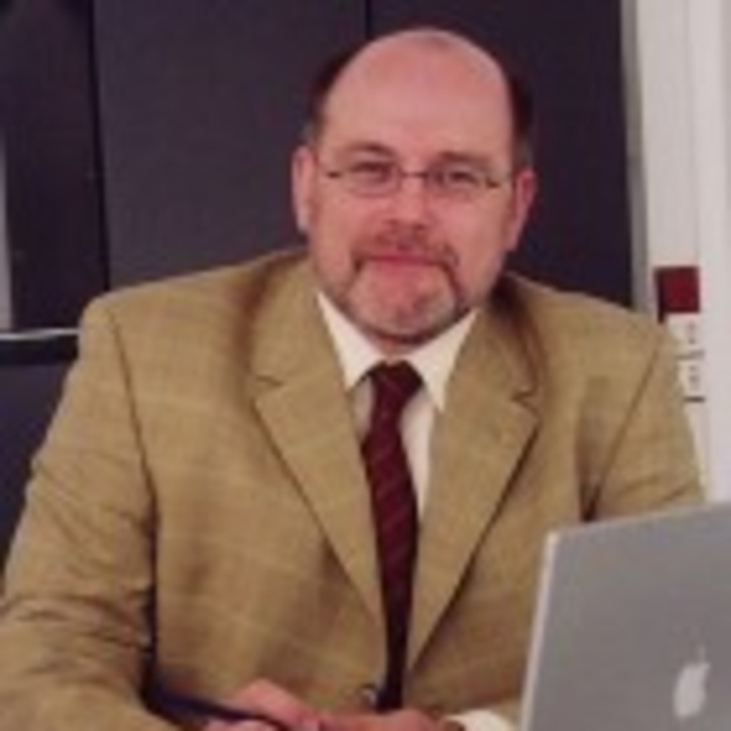 Michael Busse - Verkäufer massiver und energieeffizienter Fertighäuser ...