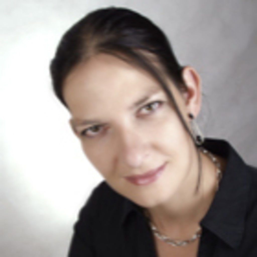 Kim Lara's Instagram, Twitter & Facebook on IDCrawl