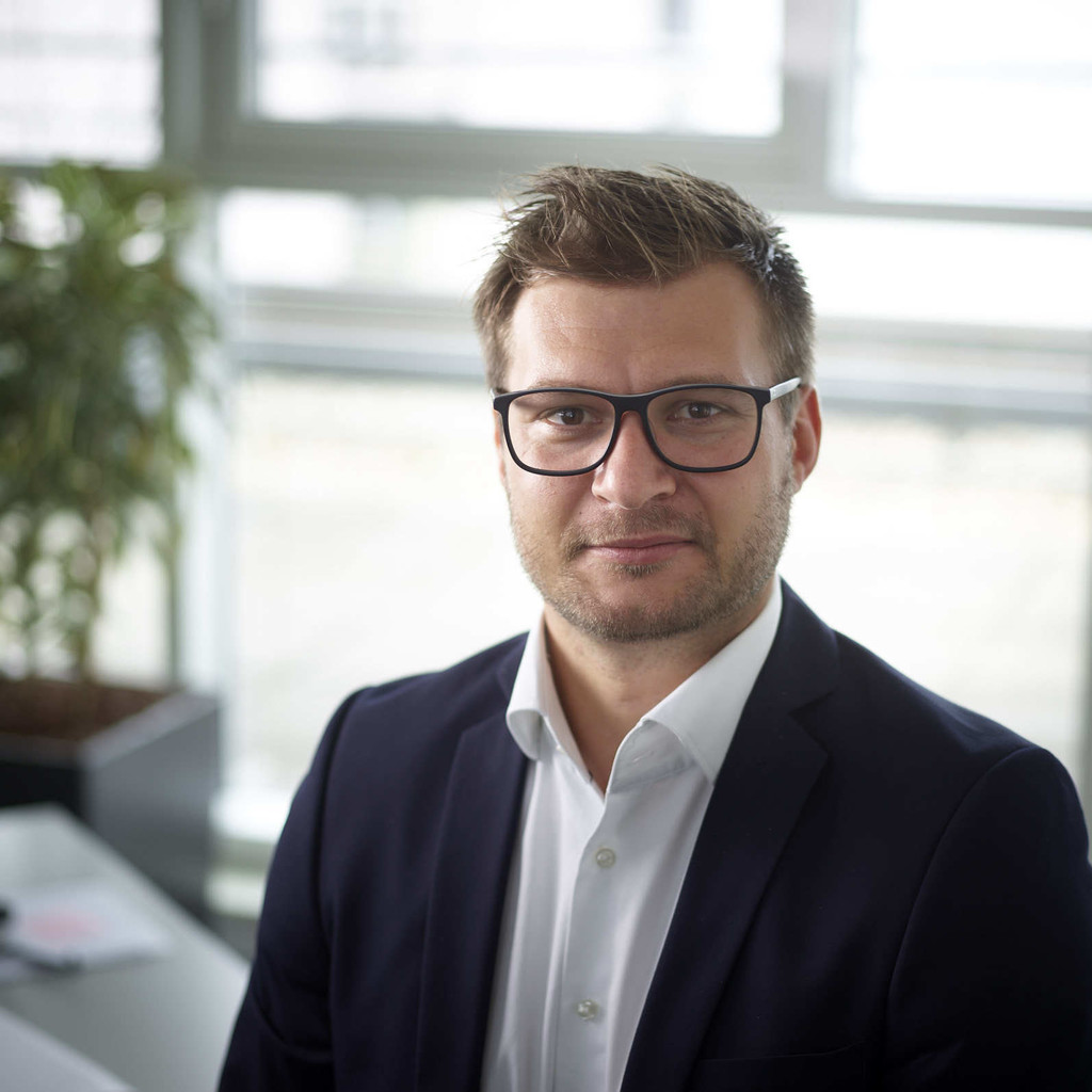 Michael Zabel - Director Banking & Financial Services - IBM iX | XING