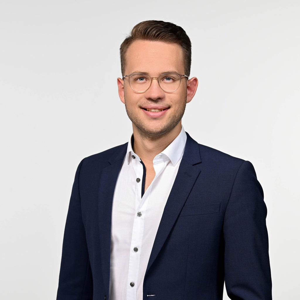 Sebastian Dippold - Junior Spezialist Agency - BayernLB | XING