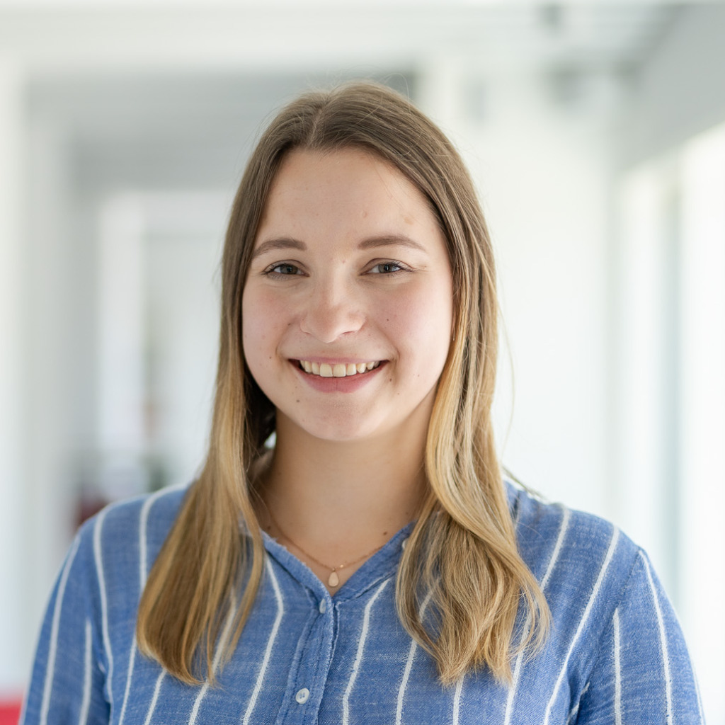 Laura Koob - Online Marketing Managerin - Holzmann Medien GmbH & Co. KG ...