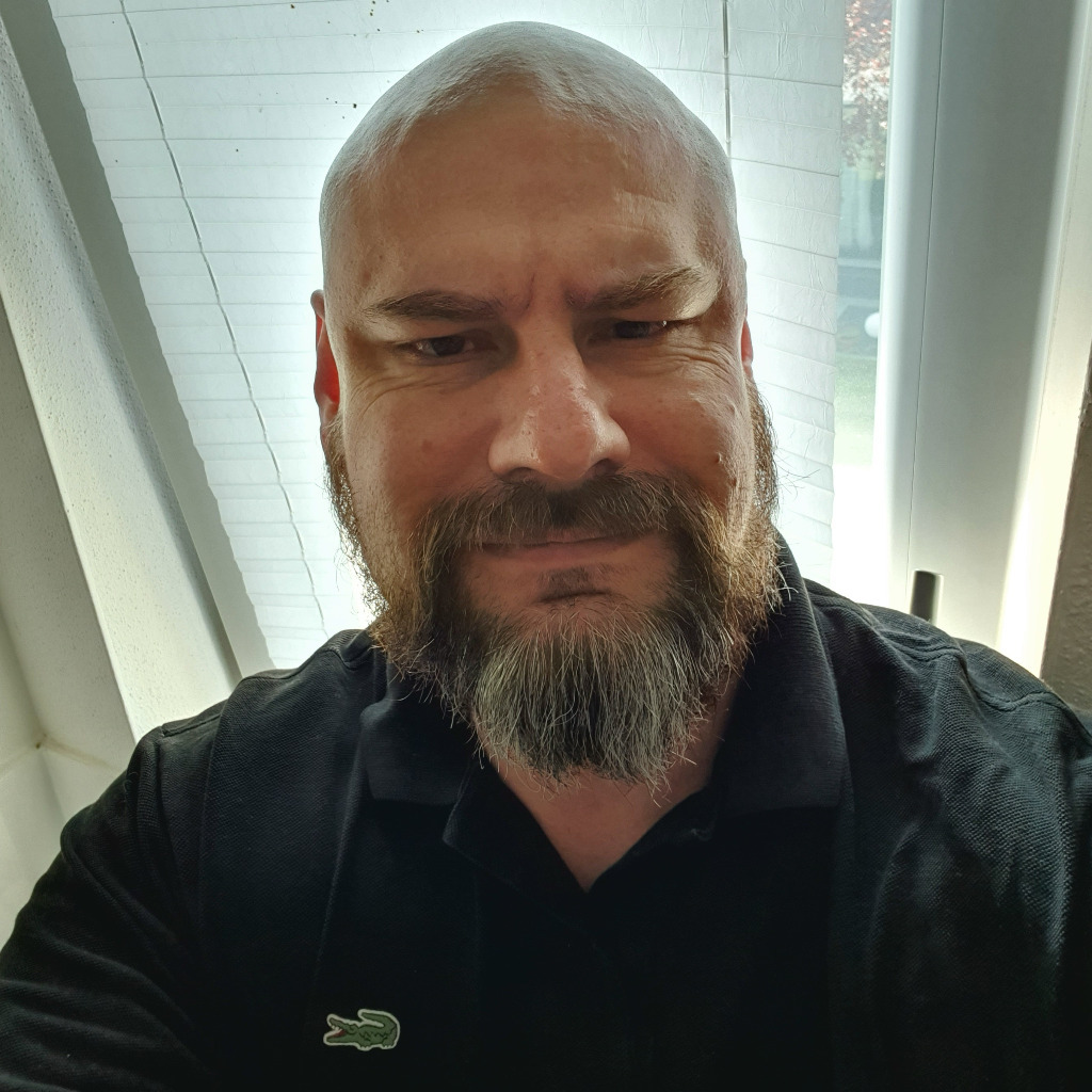 Roman Melzer - Director Customer Service - Internetstores GmbH | XING