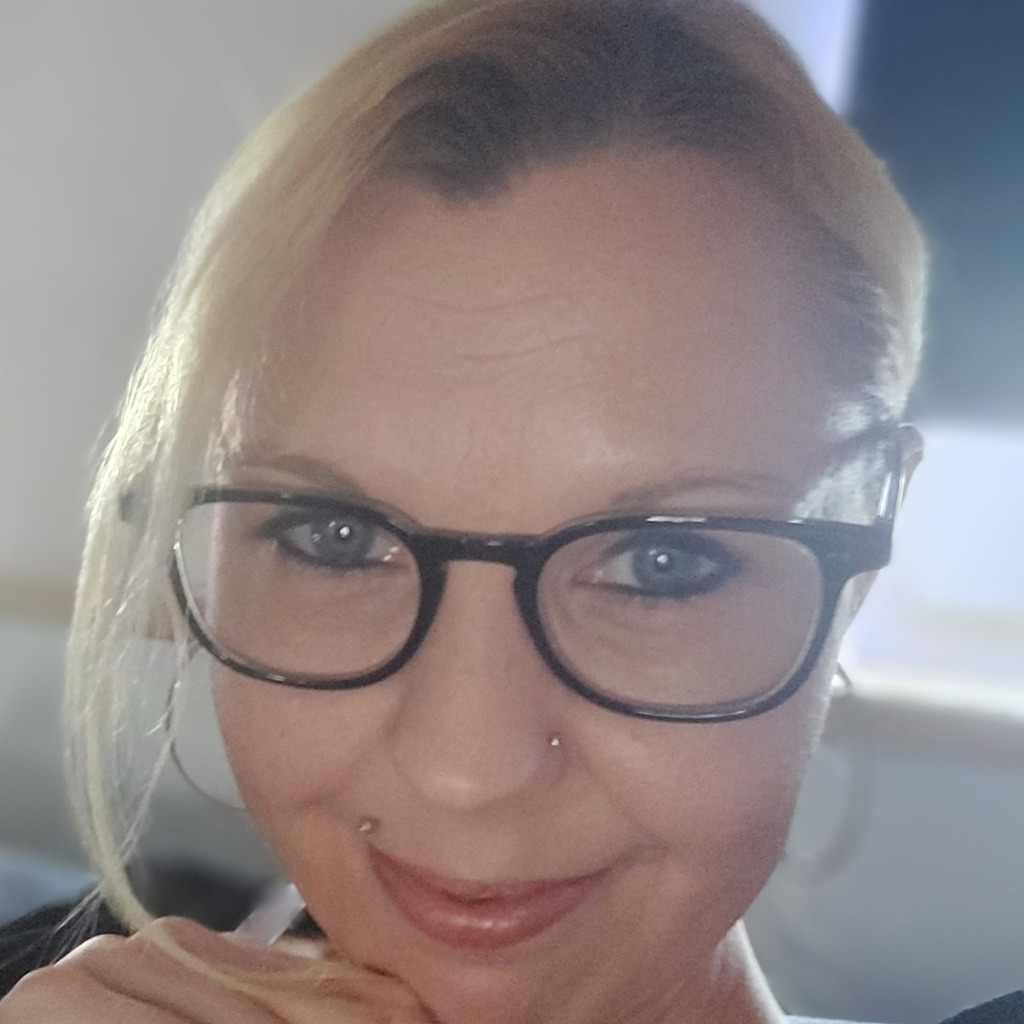 Melanie Best's Instagram, Twitter & Facebook on IDCrawl