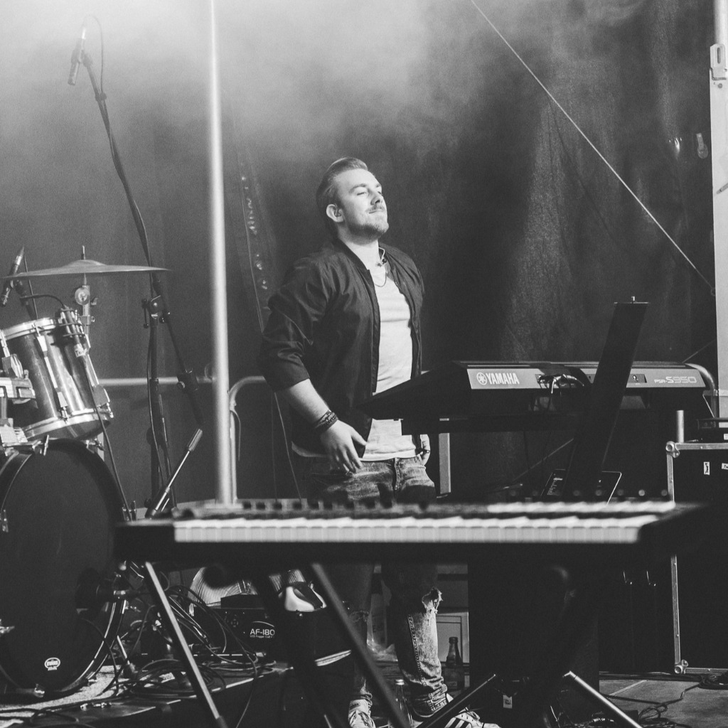 Daniel Schock - Klavierlehrer, Live-Musiker, Pianist, Keyboarder ...