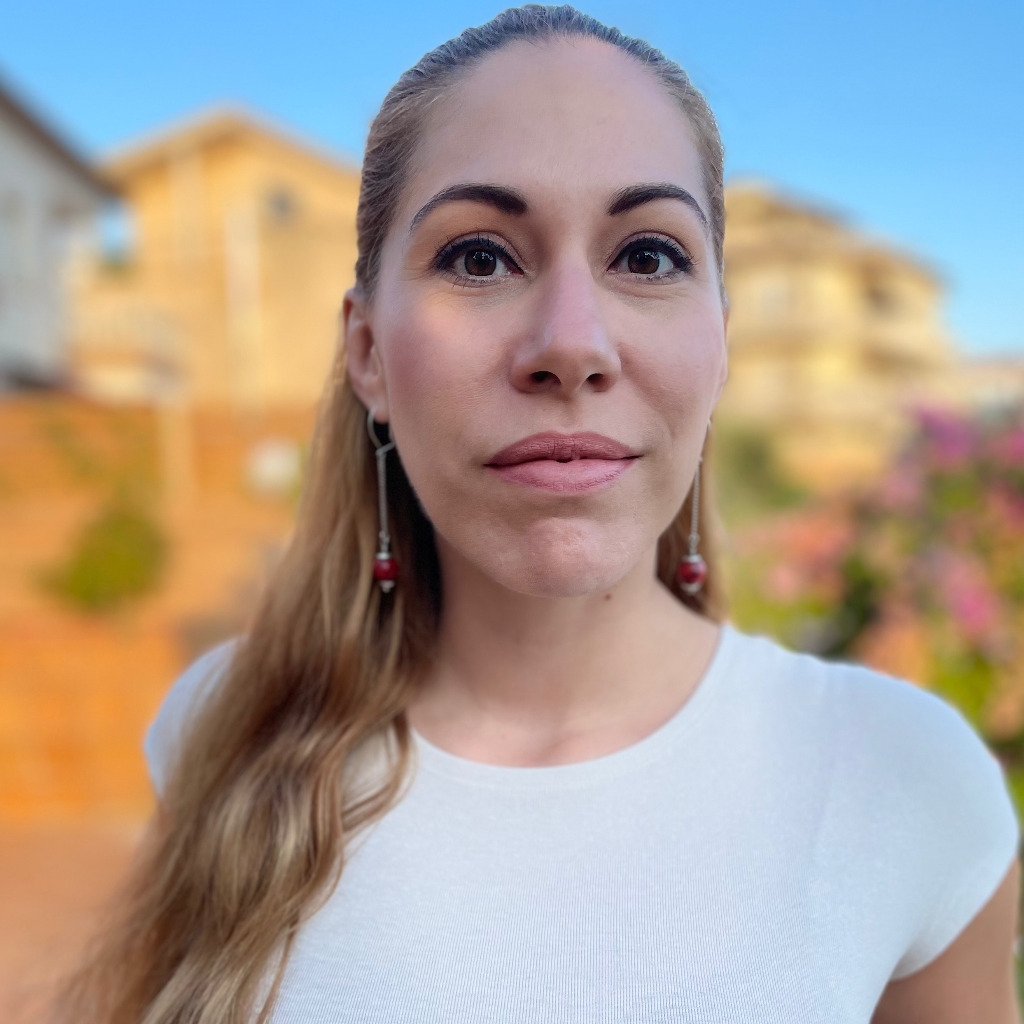 Laura Dias's Instagram, Twitter & Facebook on IDCrawl