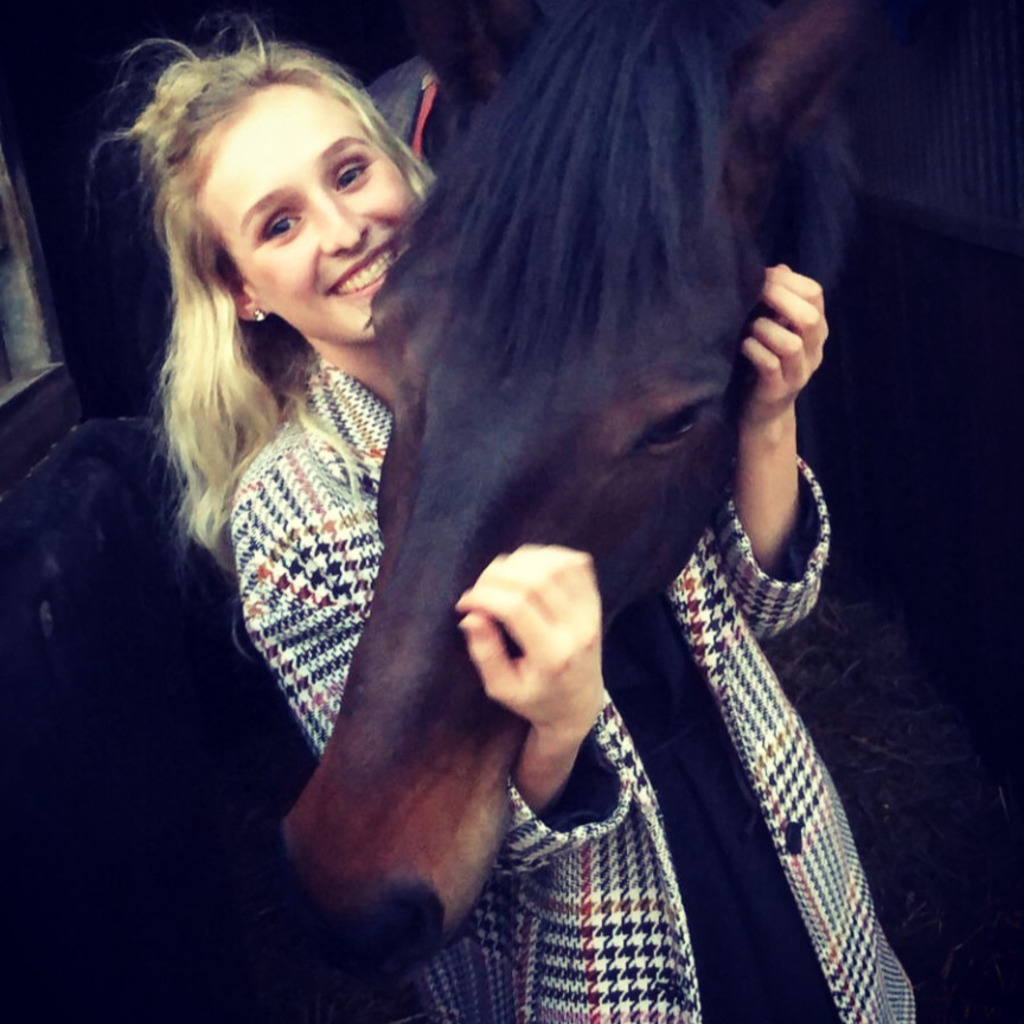 Kim Brüning - Marketingassistentin - Armbruster Engineering GmbH & Co ...