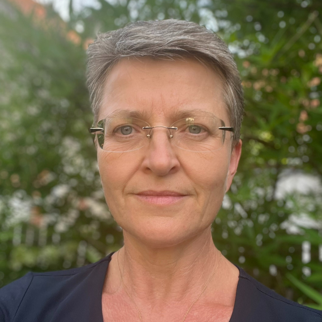 Dipl.-Ing. Doris van Garsel - Product Line Manager Cements - Almatis ...