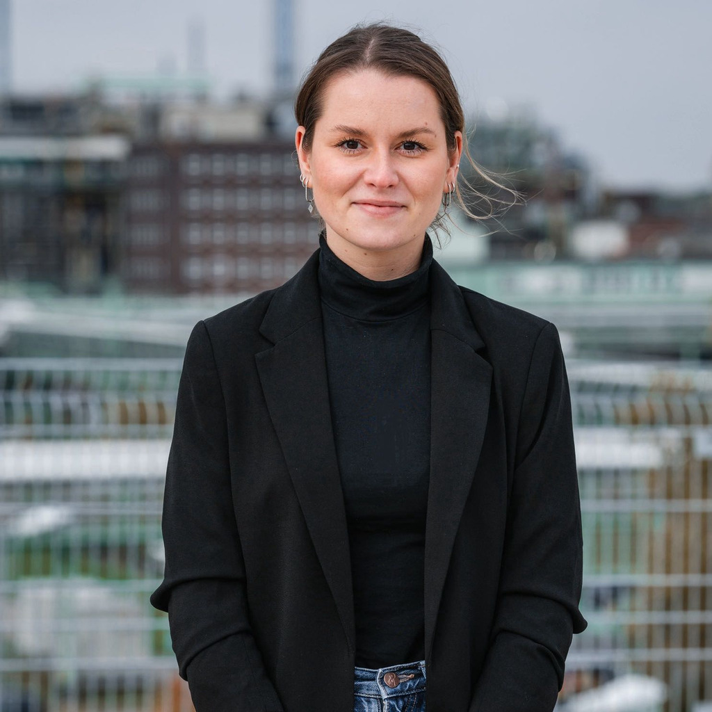 Laura van den Bergh - Senior Asset Managerin - Currenta GmbH & Co. OHG ...