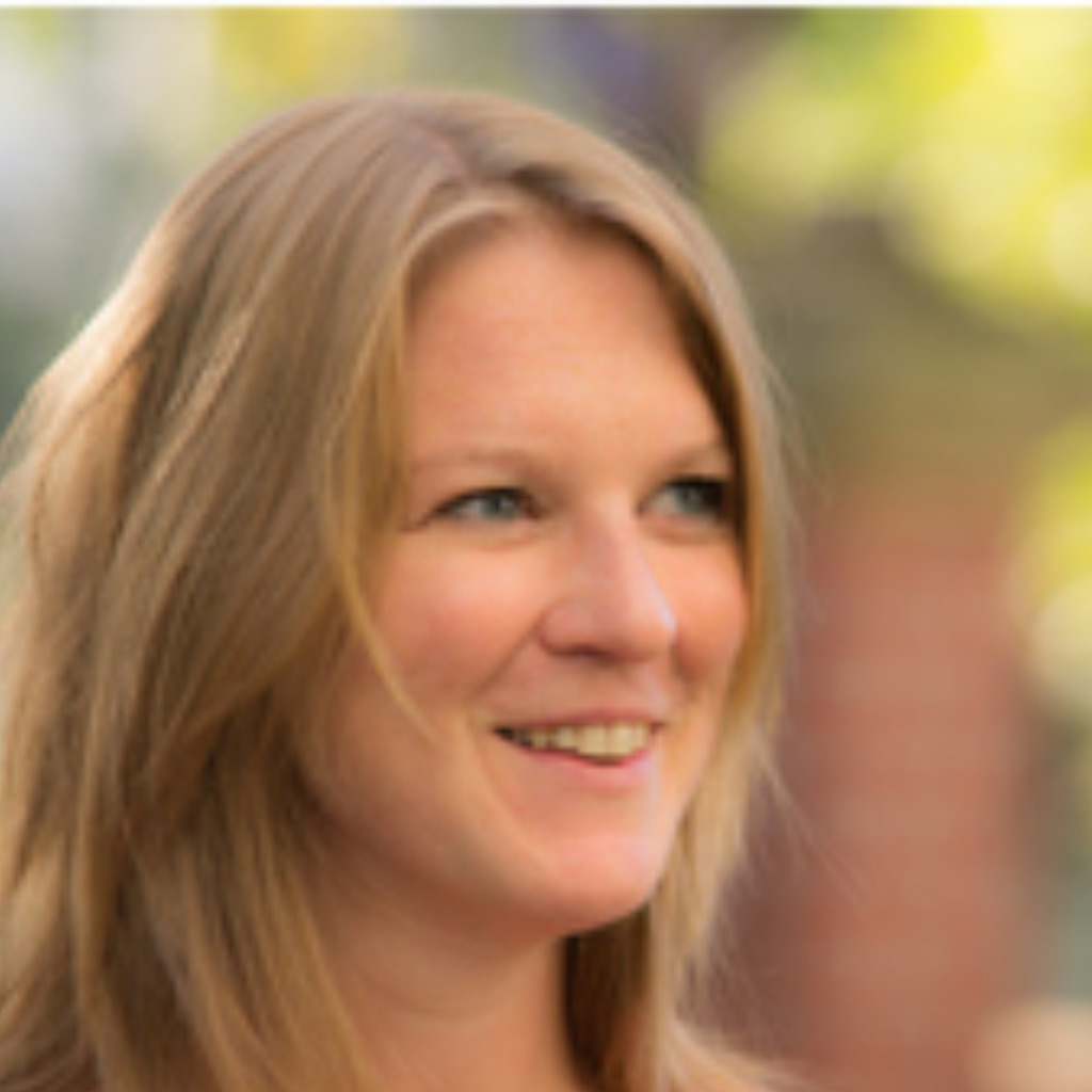 Alexandra Schäfer - Internal Sales & Marketing - vetafab Software GmbH ...