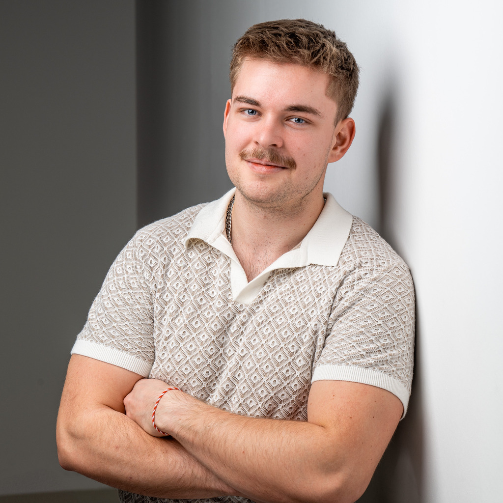 Jonas Pfeifhofer: Ausbildung und Berufserfahrung | XING