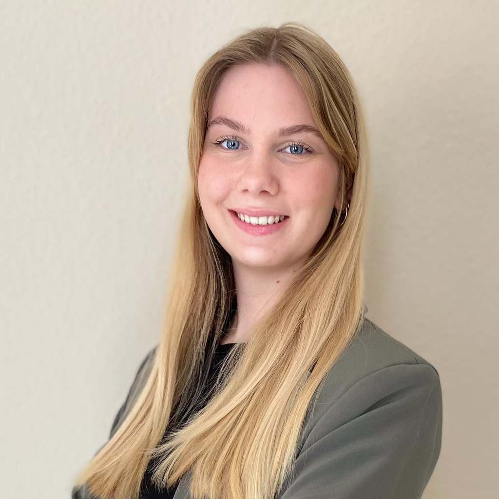 Emily Meyer's Instagram, Twitter & Facebook on IDCrawl