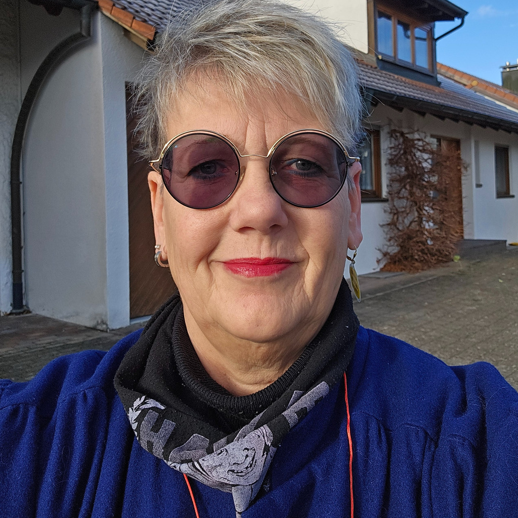 Andrea Gronmayer - Disponentin - Pfaff Logistik | XING