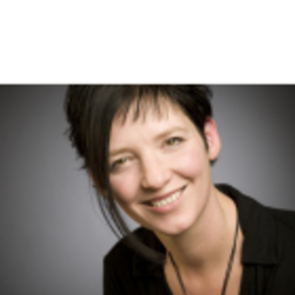 Nadine Kern's Instagram, Twitter & Facebook on IDCrawl