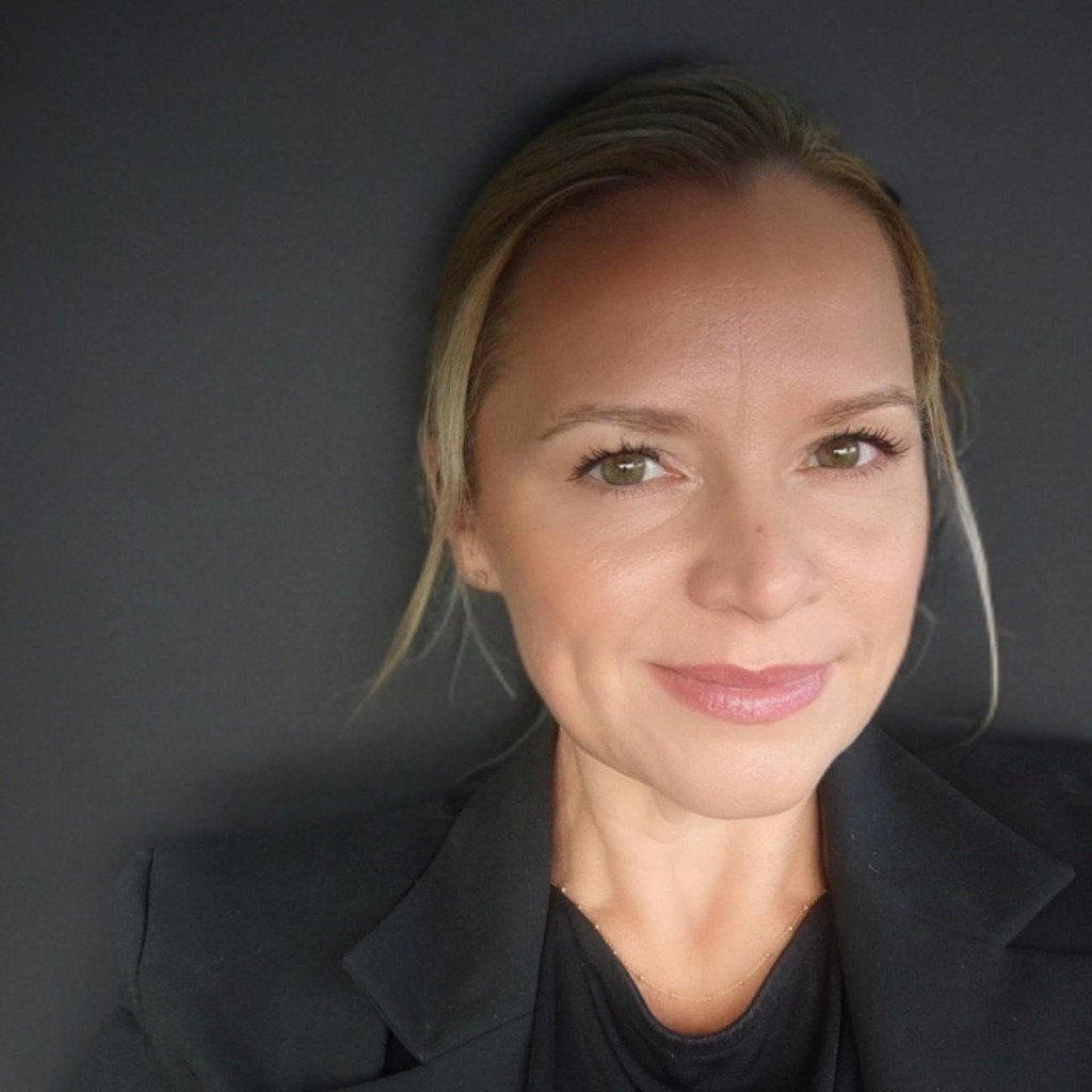 Kinga Antal - Sales Representative - Smith & Nephew | XING