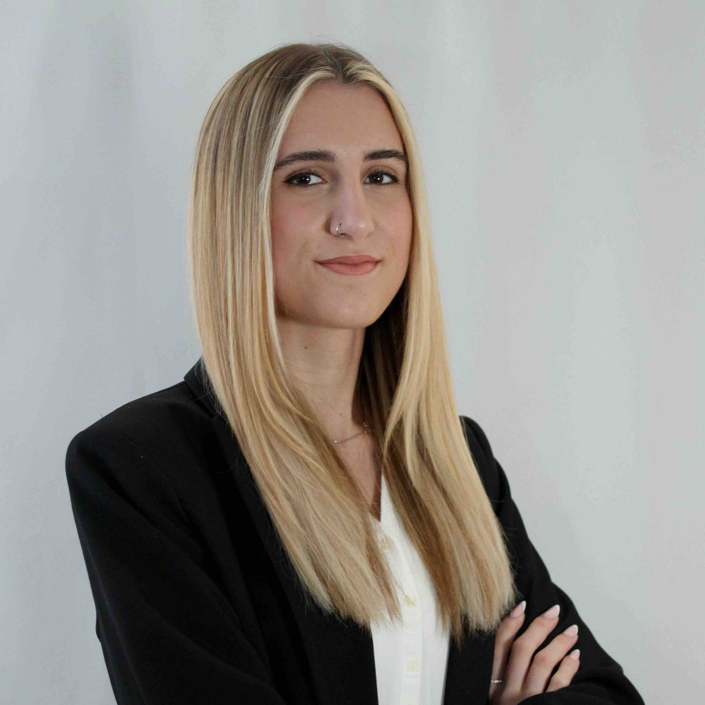 Neele Siebenkaes - Hotelfachfrau - Lindner Hotels & Resorts | XING