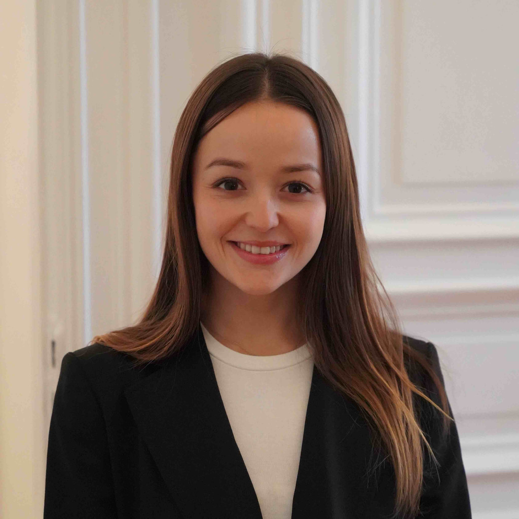 Anna Li - Social Media growth creator - KremNailbar | XING