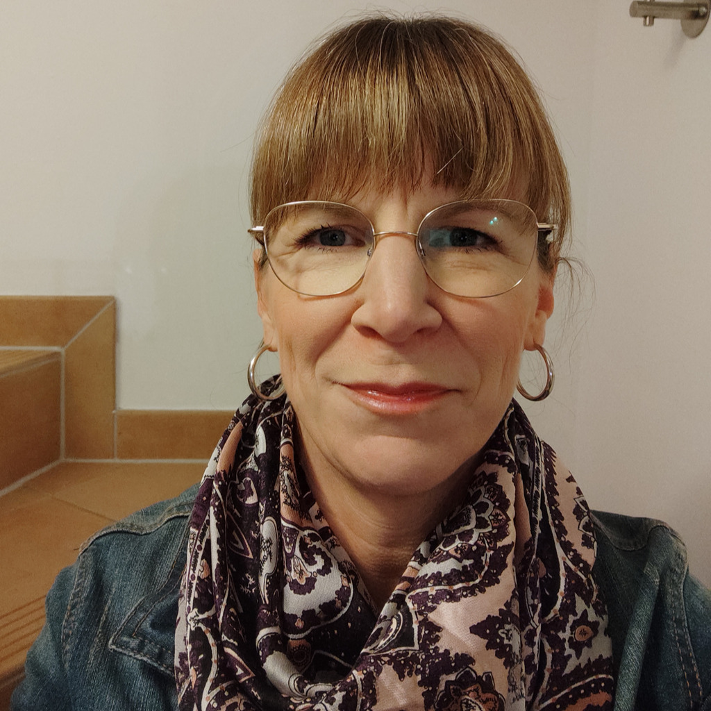 Sandra Simon's Instagram, Twitter & Facebook on IDCrawl