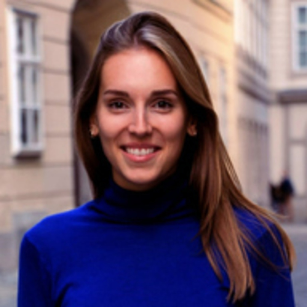 Paula Czichos - Executive Search Consultant I Practice Group Digital ...