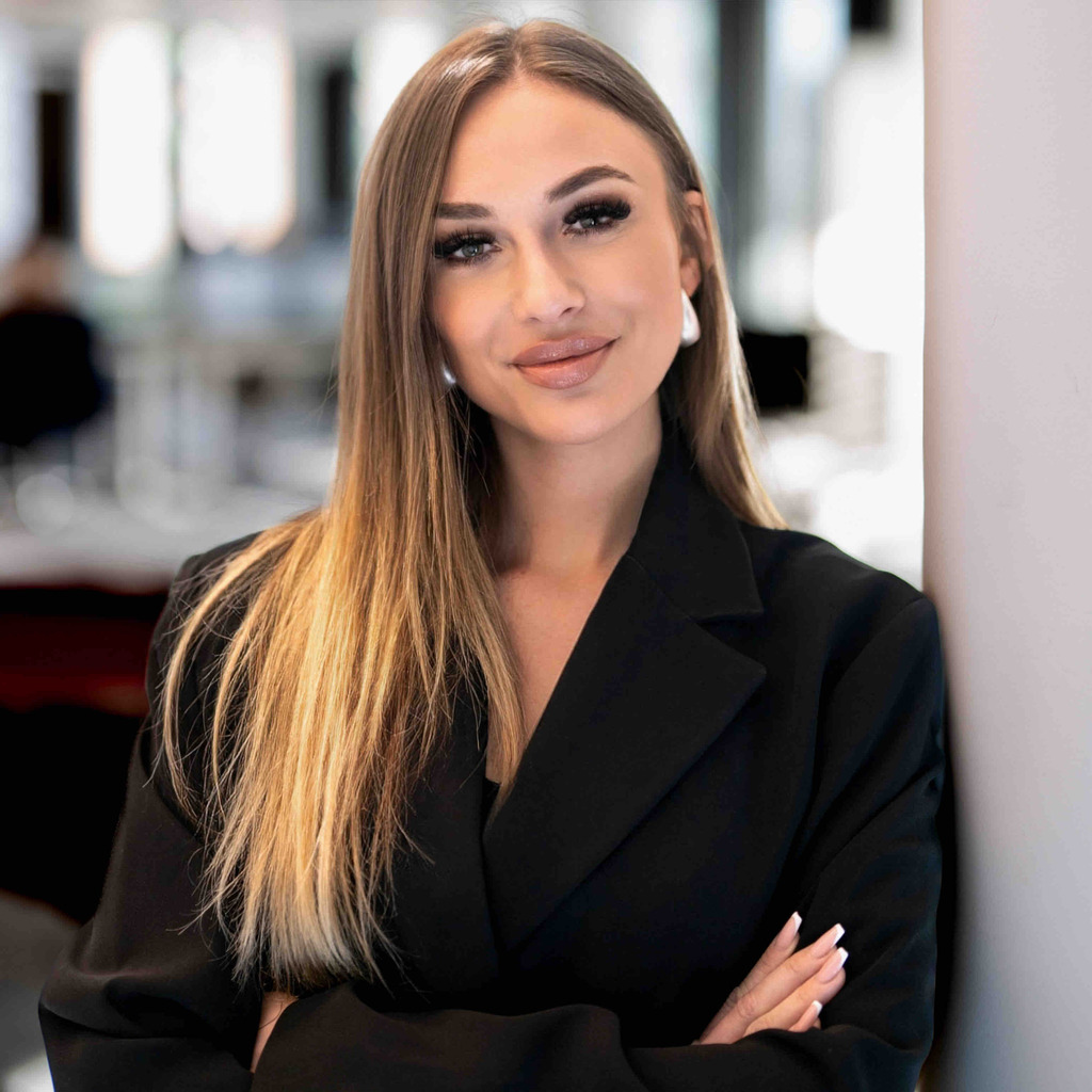 Jana Tsirtsakis - Rental Sales Agent - SIXT SE | XING