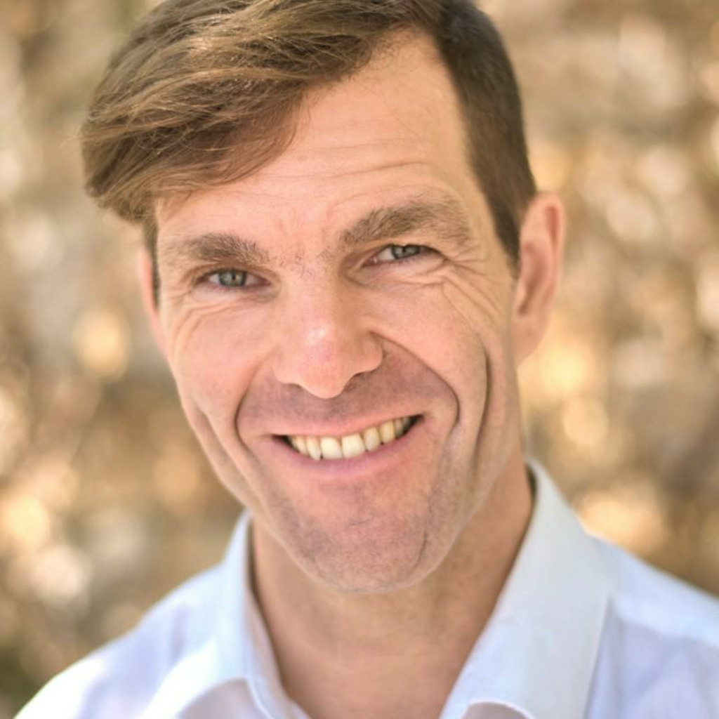 Axel Becker - Schauspieler - Junges Theater Bonn | XING