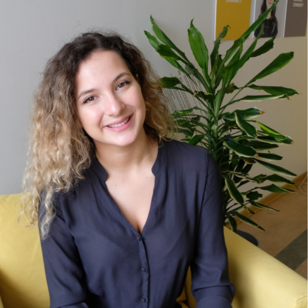 Marsela Saraci - International Business Administration - LCC ...