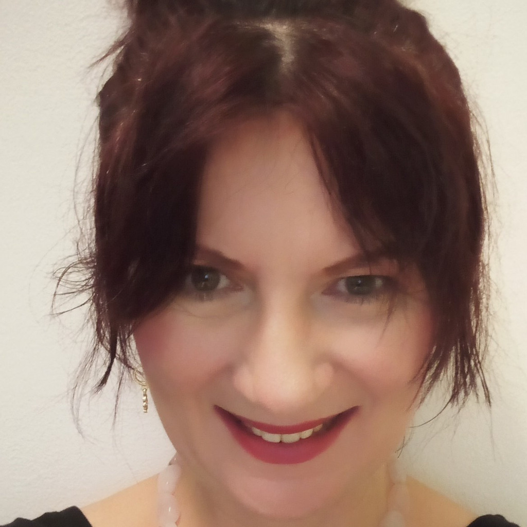 Elena Cristina Stan - Designer Strick & Modedesign - Freelancer ...