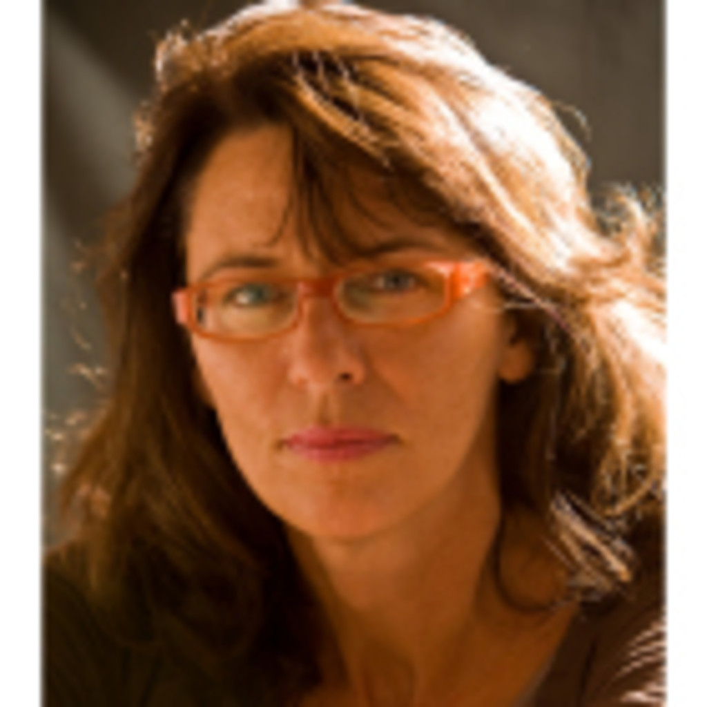 Heike Roth - Artdirektorin, Dozentin, Editorialdesign - Design Roth | XING