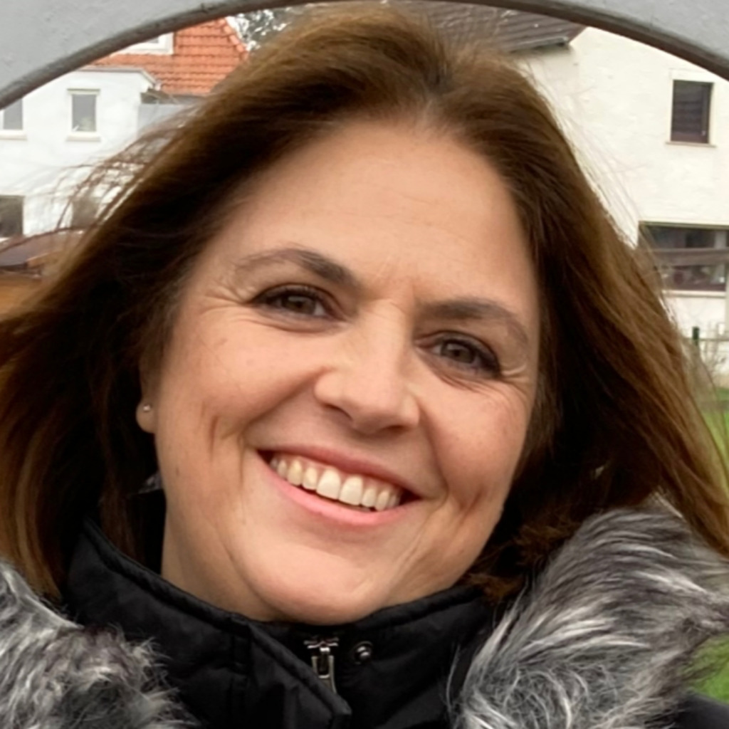 Anna Stiller - Selbstständig - Dubai Verwaltung | XING