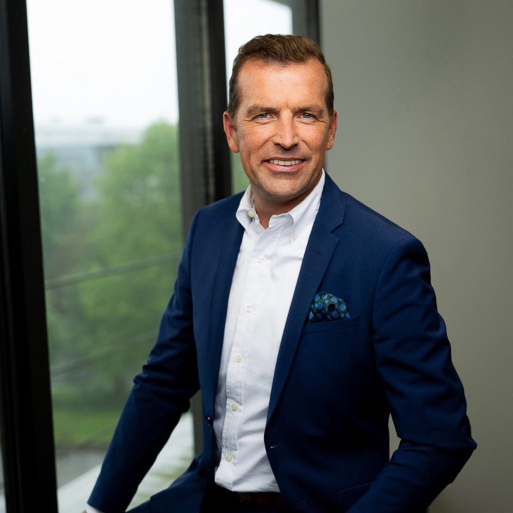 Tilo Hellenbock - COO / Managing Director - GALERIA S.à r.l. & Co. KG ...