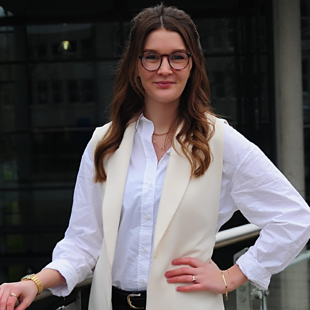 Laura Baer - Teamlead Content Marketing Digital - ABUS August Bremicker ...