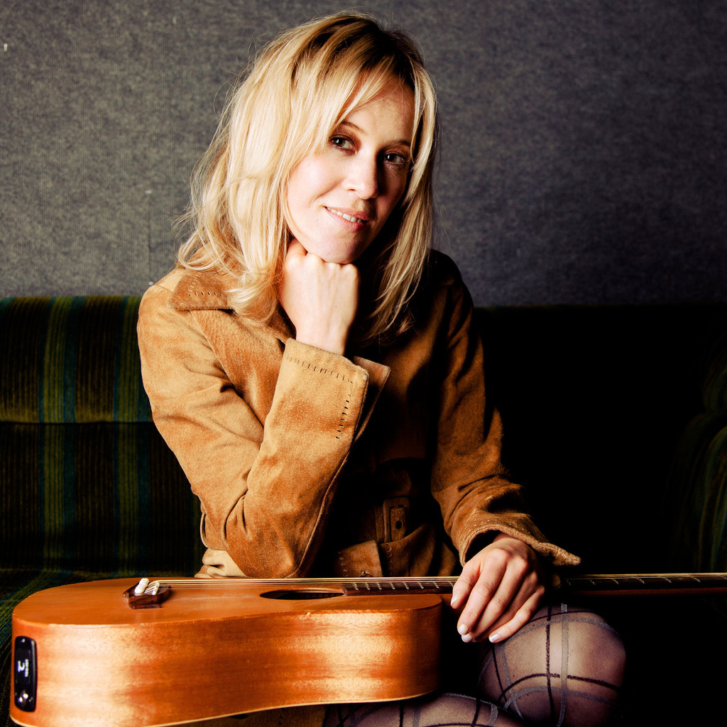 Julie Elizabeth Thompson - Singer/Vocal coach/Songwriter Authorised CVT ...