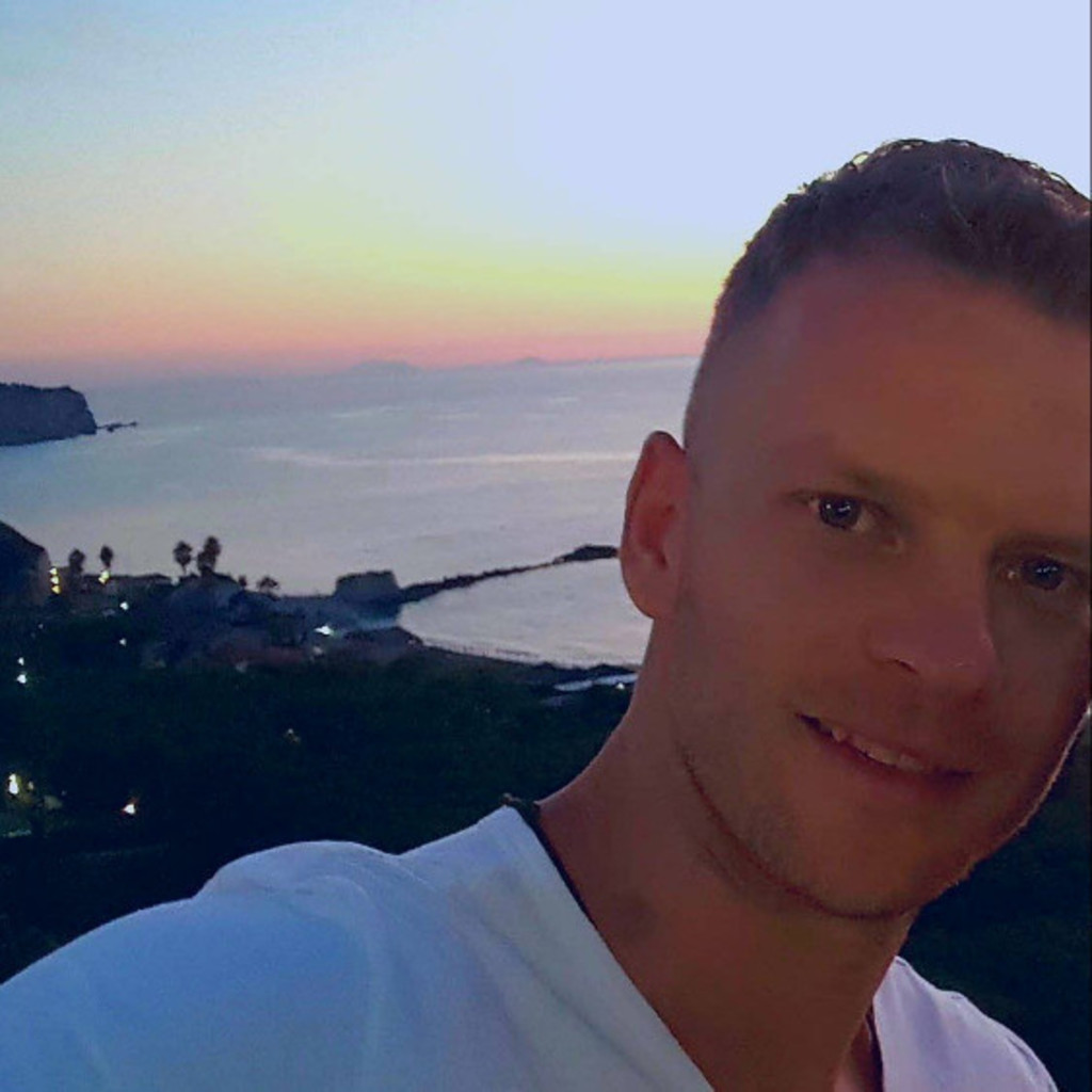 Lee Welsh - Customer Care Agent - STRATO AG | XING