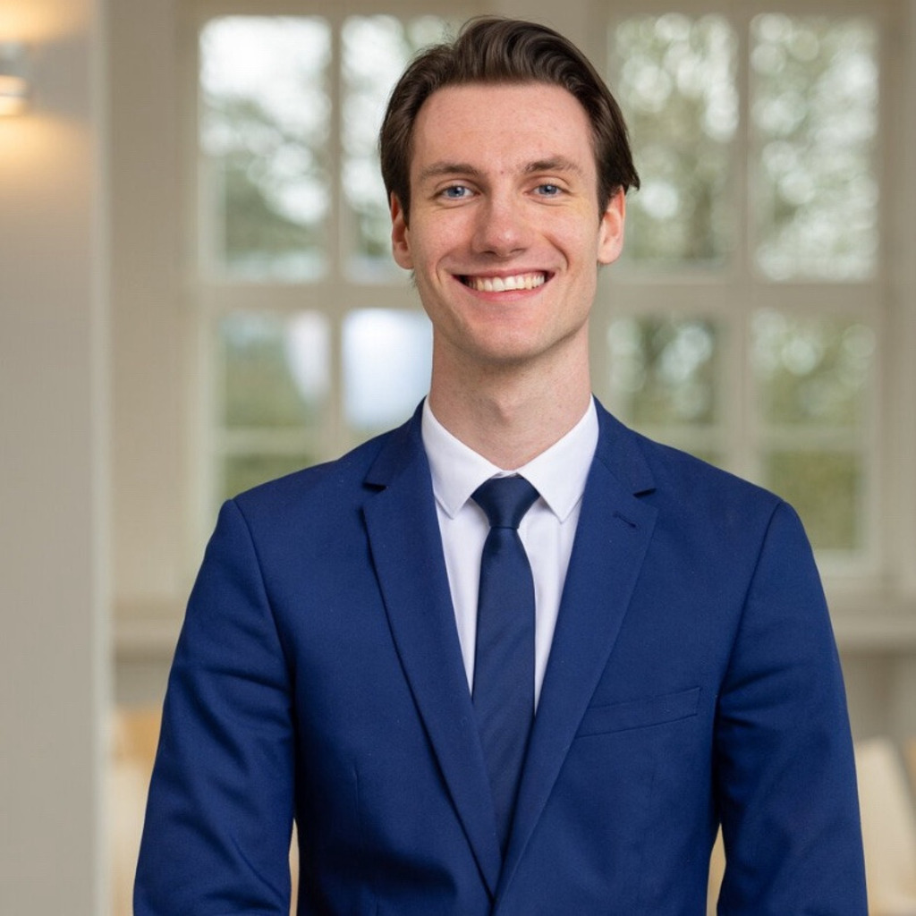 Alexander Holm - Recruiter - P C M | XING